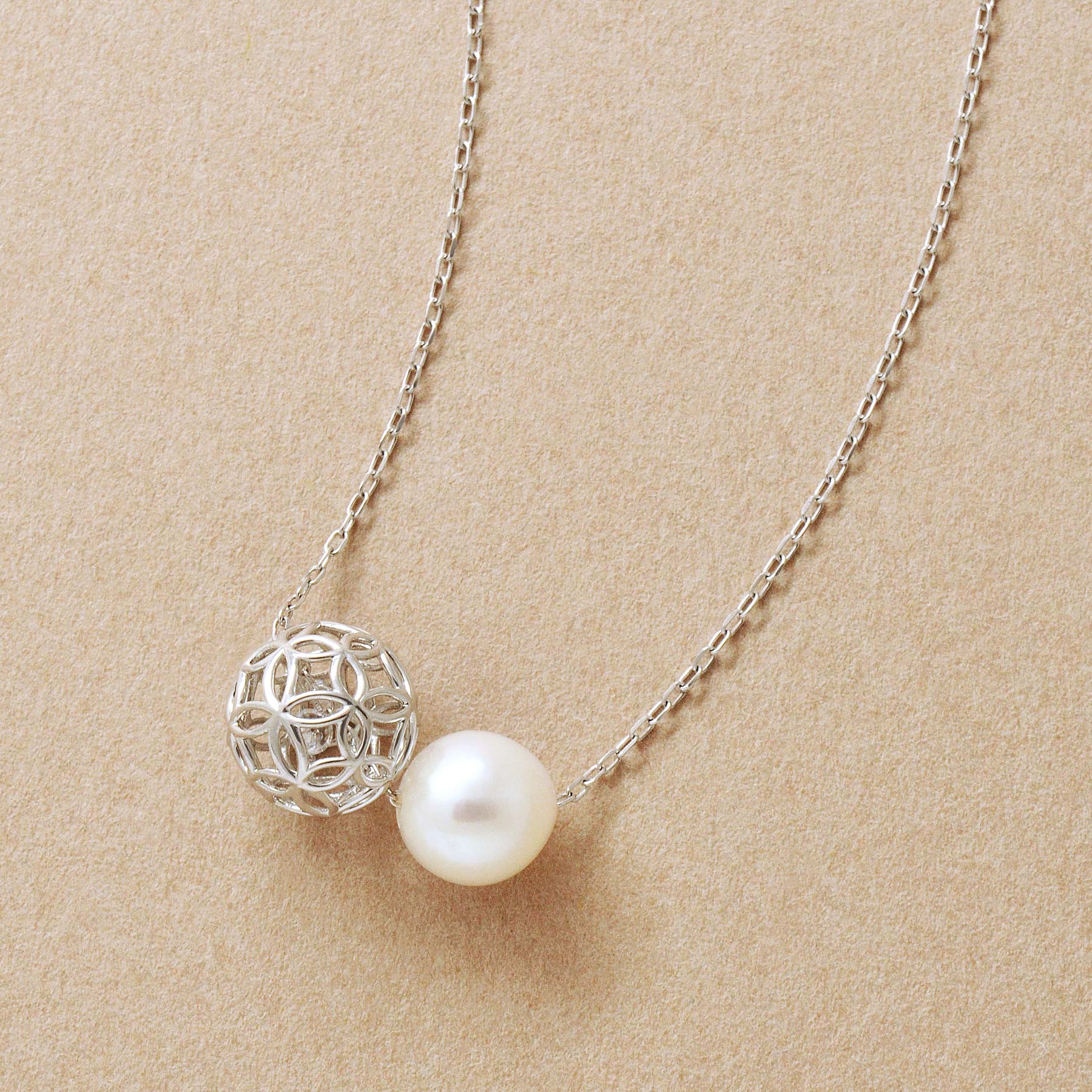 [Pannier] 10K Akoya Pearl Flower Pattern Necklace (White Gold) – TAKE ...